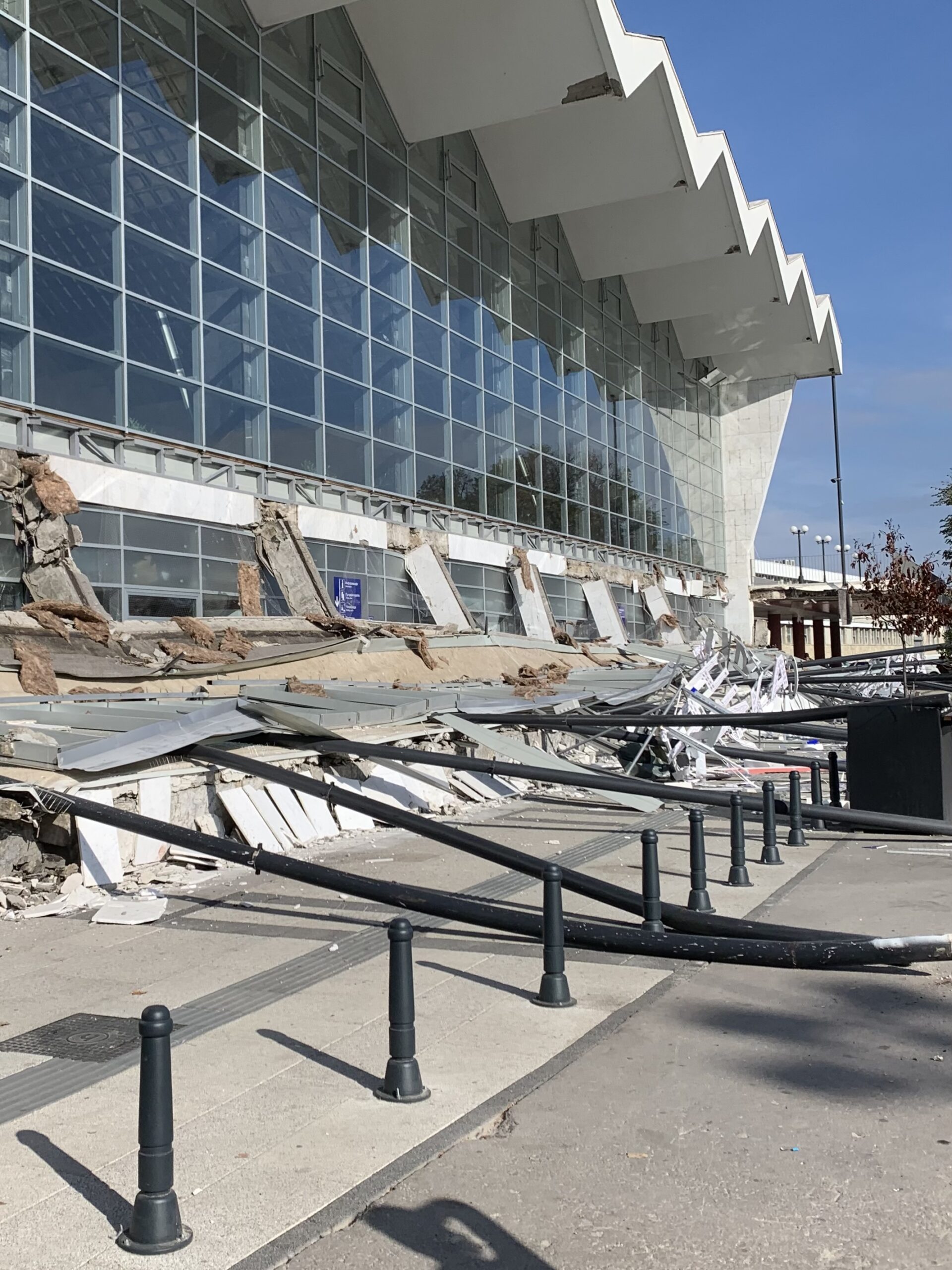 Novi_Sad_railway_station_canopy_collapse - UNICORN RIOT